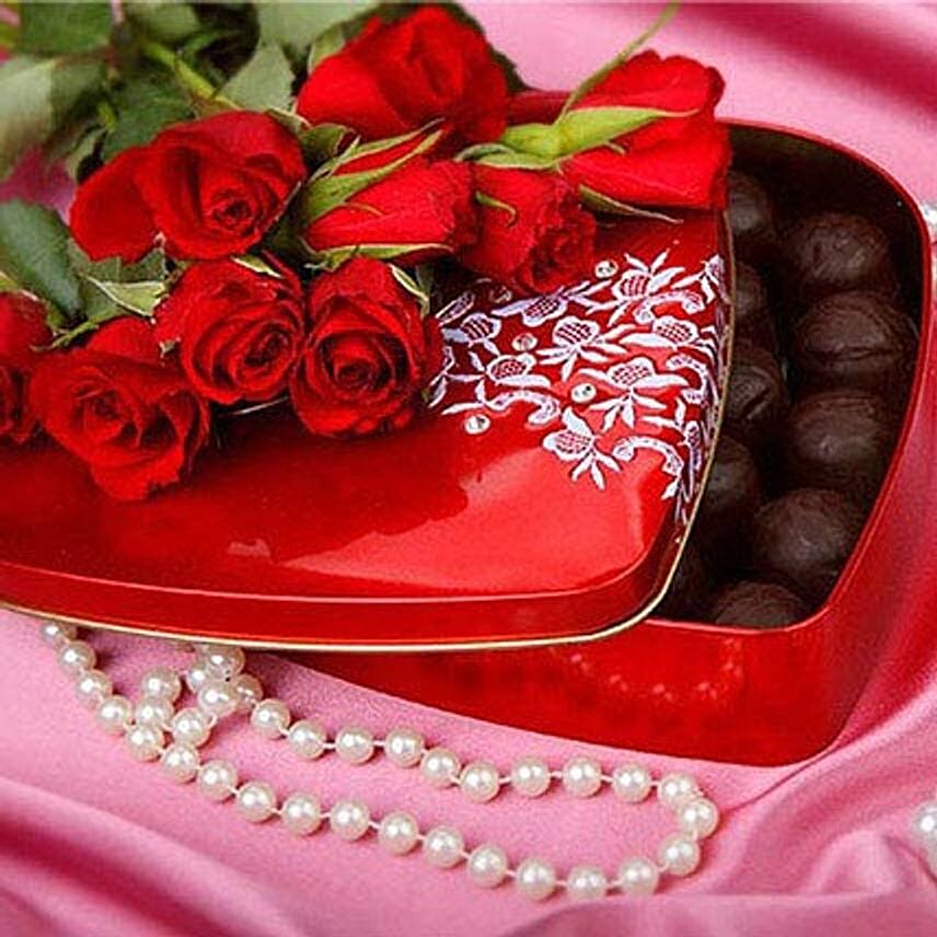 Online Sweet Delicacy Gift Delivery in UAE - Ferns N Petals