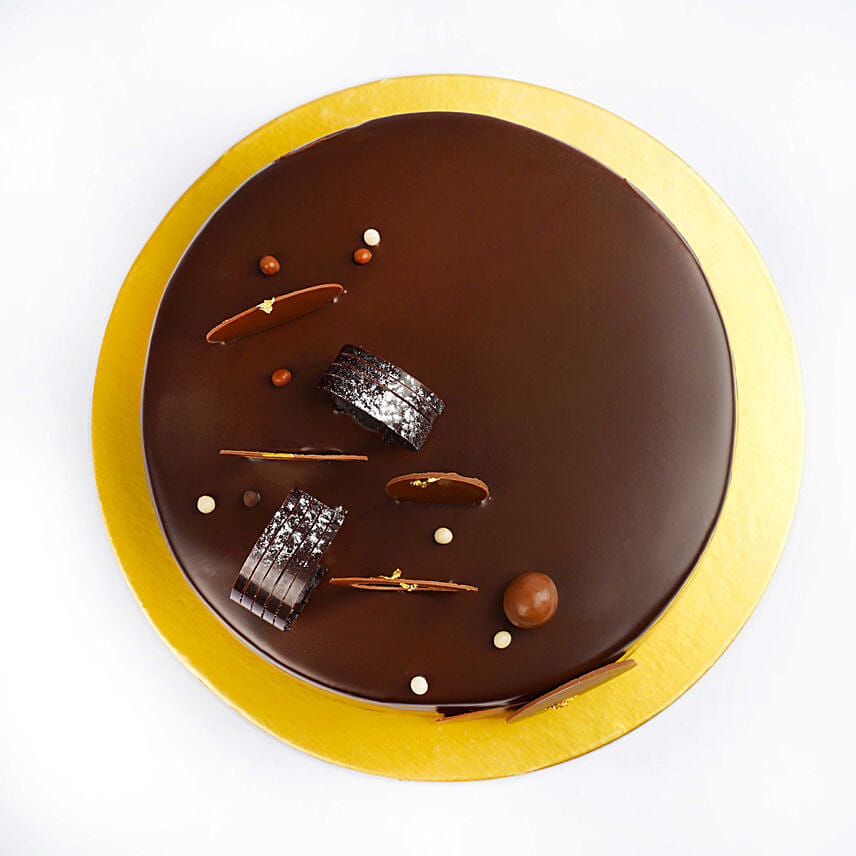 Online Fudge Cake 8 Portion Gift Delivery in UAE - FNP