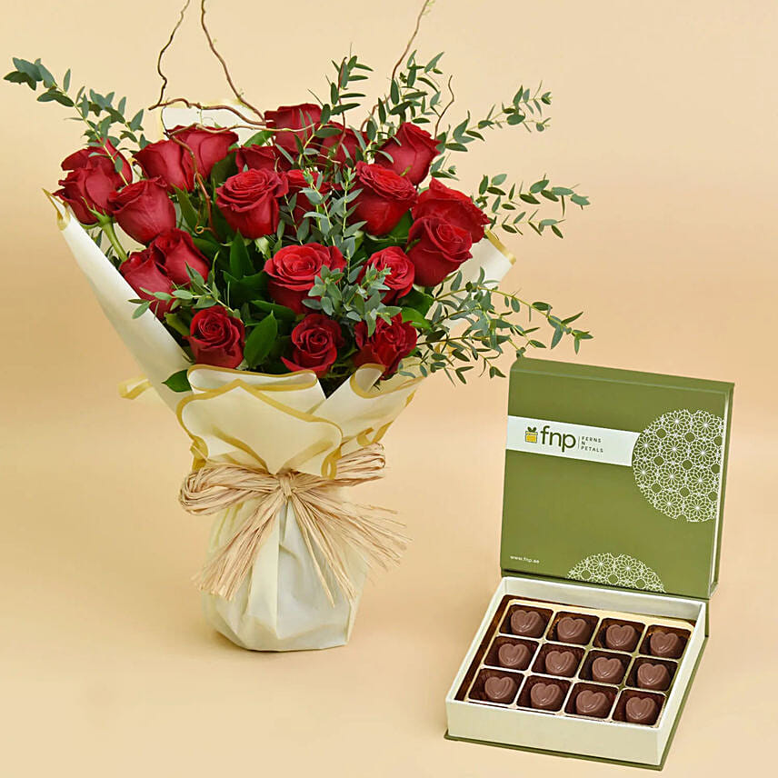 Online 20 Red Roses Mesmerizing Bouquet With Chocolates Gift Delivery ...