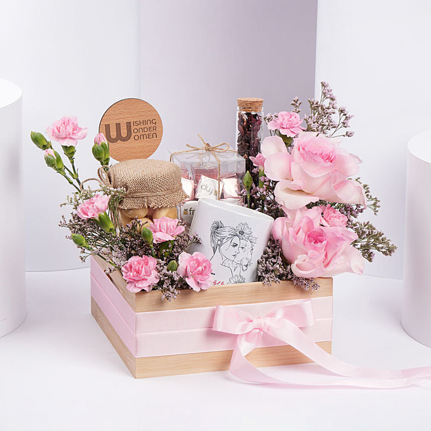 Online Wishing Wonder Women Box Gift Delivery in UAE - FNP