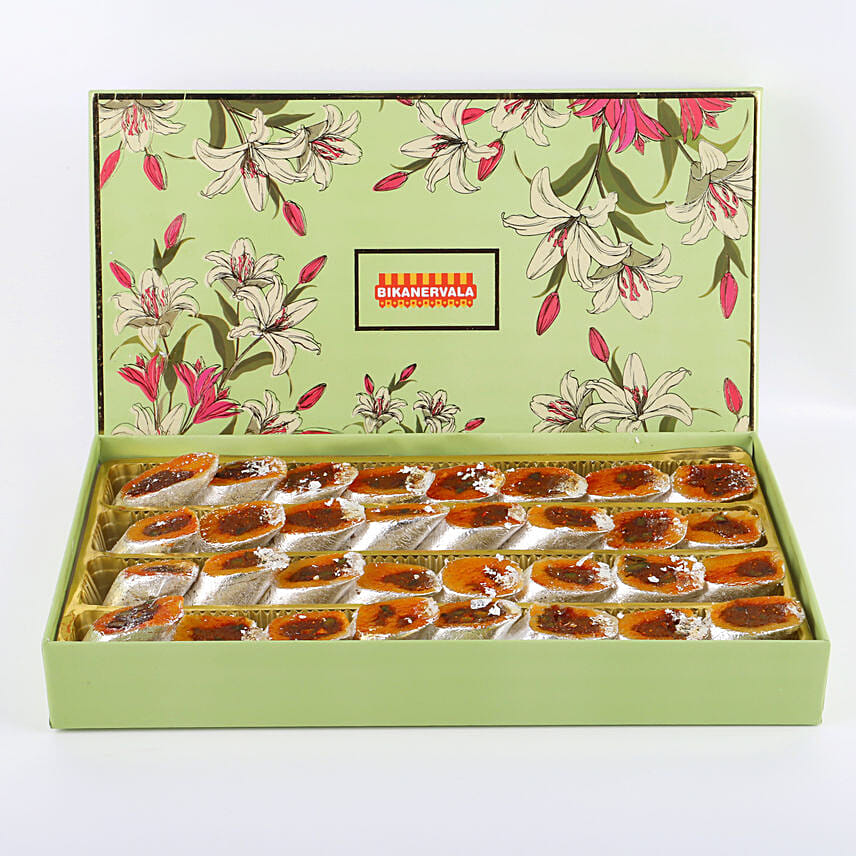 Online Kaju Anjeer Sweet Box Gift Delivery in Qatar - FNP